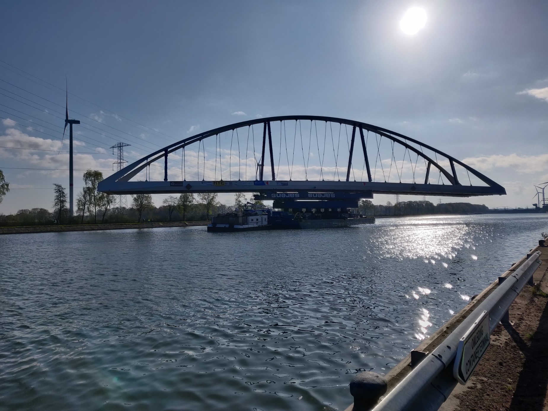 Nieuwe boogbrug over Albertkanaal in Meerhout - Geel FM