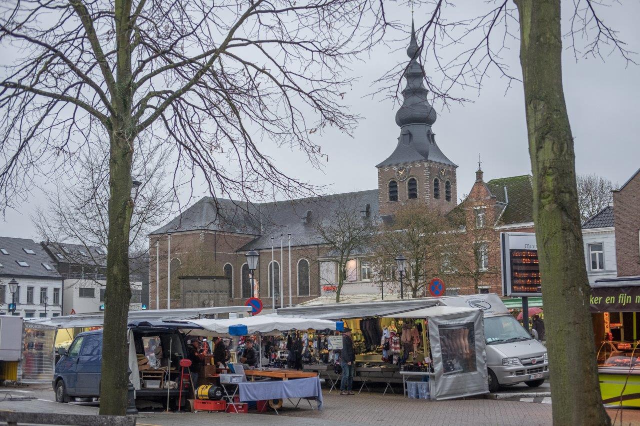 Donderdagmarkt in Meerhout opnieuw op het marktplein - Geel FM