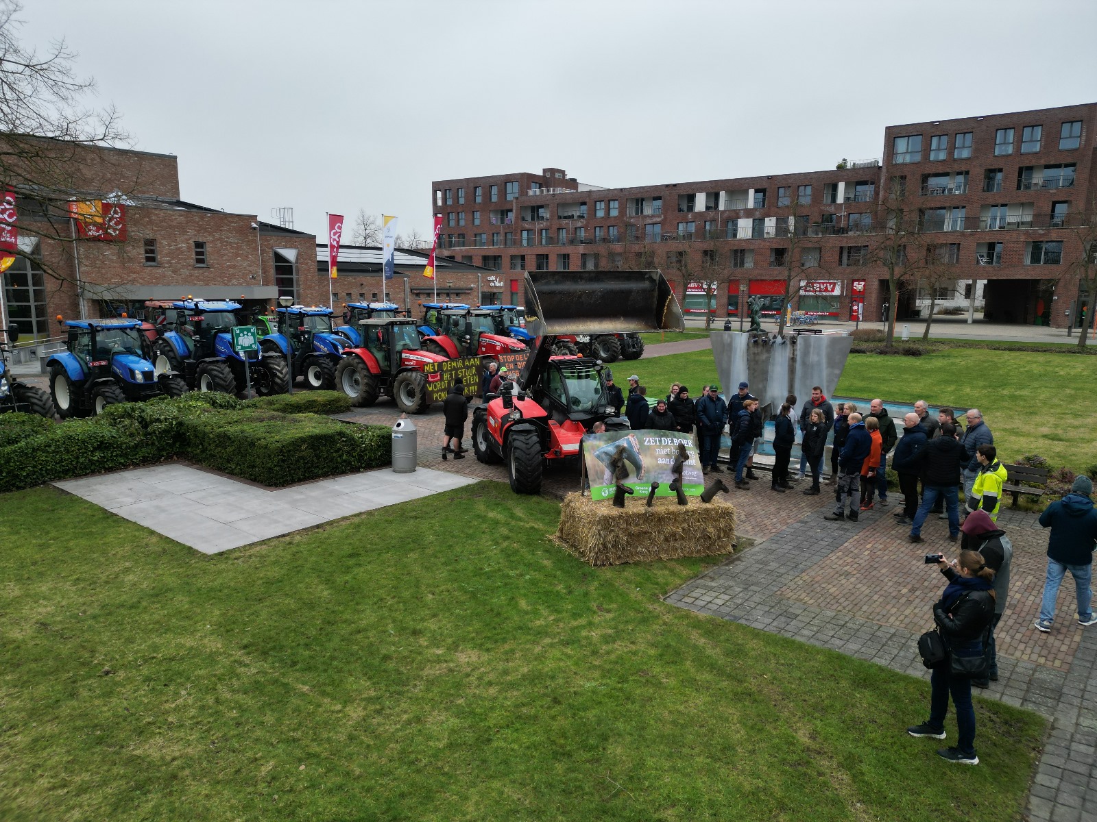 Geelse boeren protesten aan stadhuis: “we willen meer rechtszekerheid ...