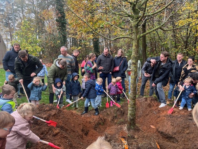 Laakdal plantte jaarlijkse geboorteboom - Geel FM
