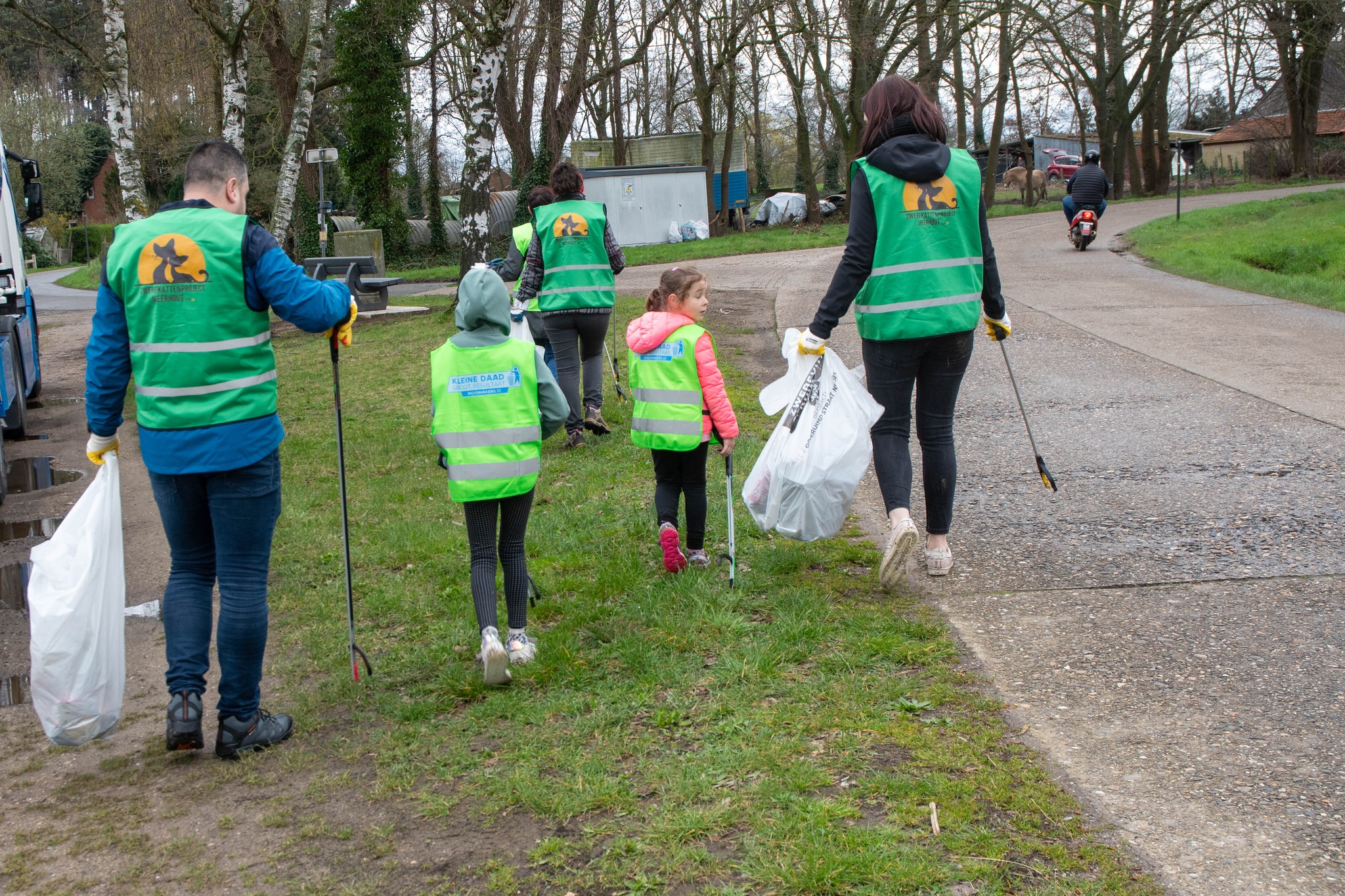 Lenteschoonmaak langs Meerhoutse straten - Geel FM